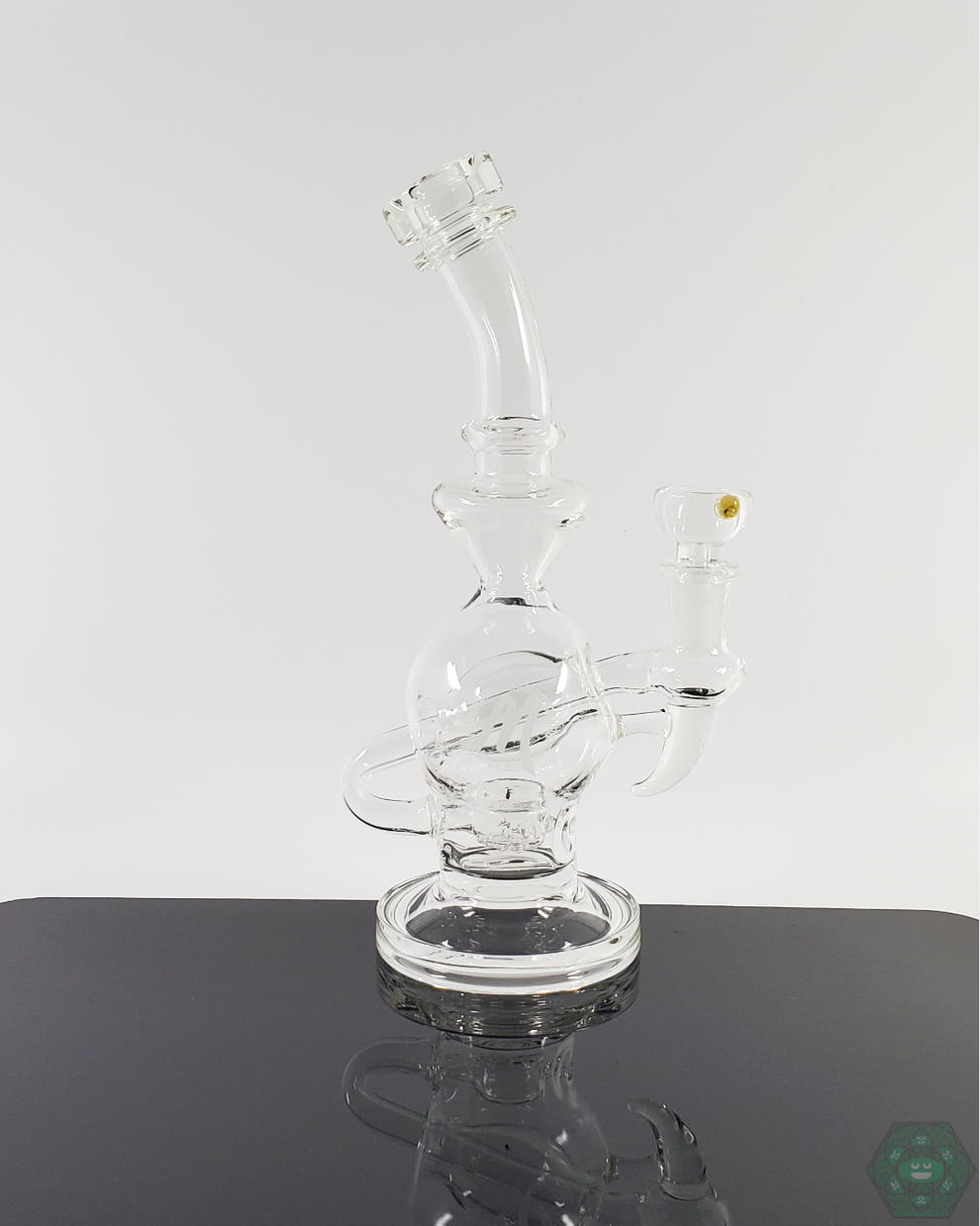 Monark Glass 8” Ball Rig | Compact & Efficient Filtration | Eye-Catchi – HG