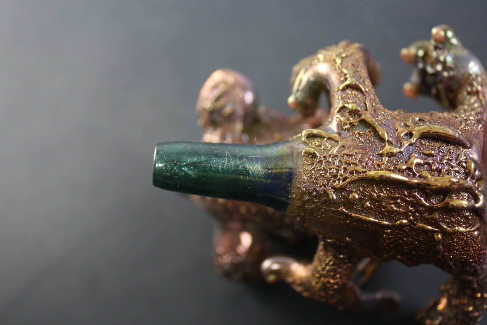 Casto Bronze Vapor Rig | Unique Bronze Finish | High-Quality Glass – HG